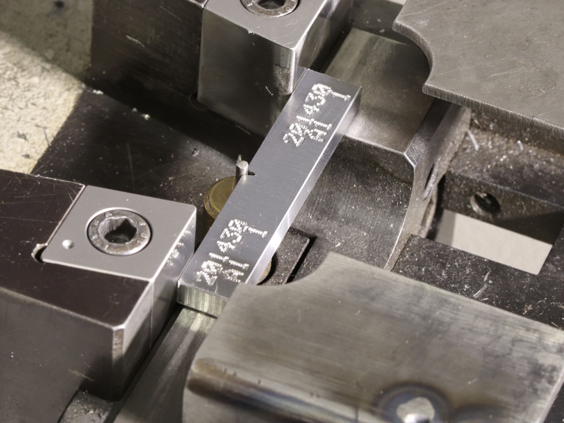 Kerbschlagbiegeversuch für den 3D-Druck | TÜV NORD